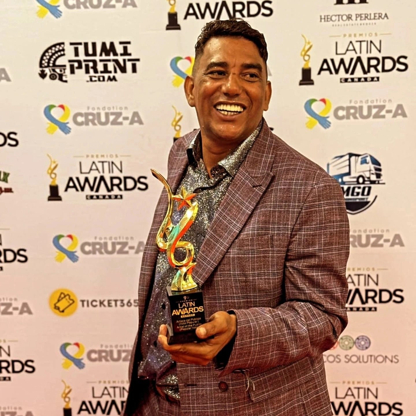 Jorge de Jesús Núñez García gana “Presentador del Año” en los Premios ...