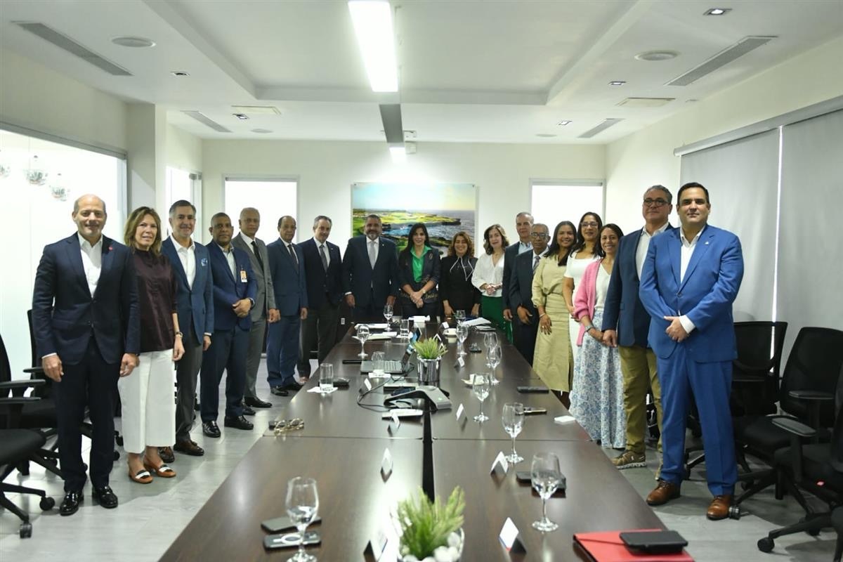 JCE presenta avances de la nueva cédula a Cámara Americana de Comercio ...