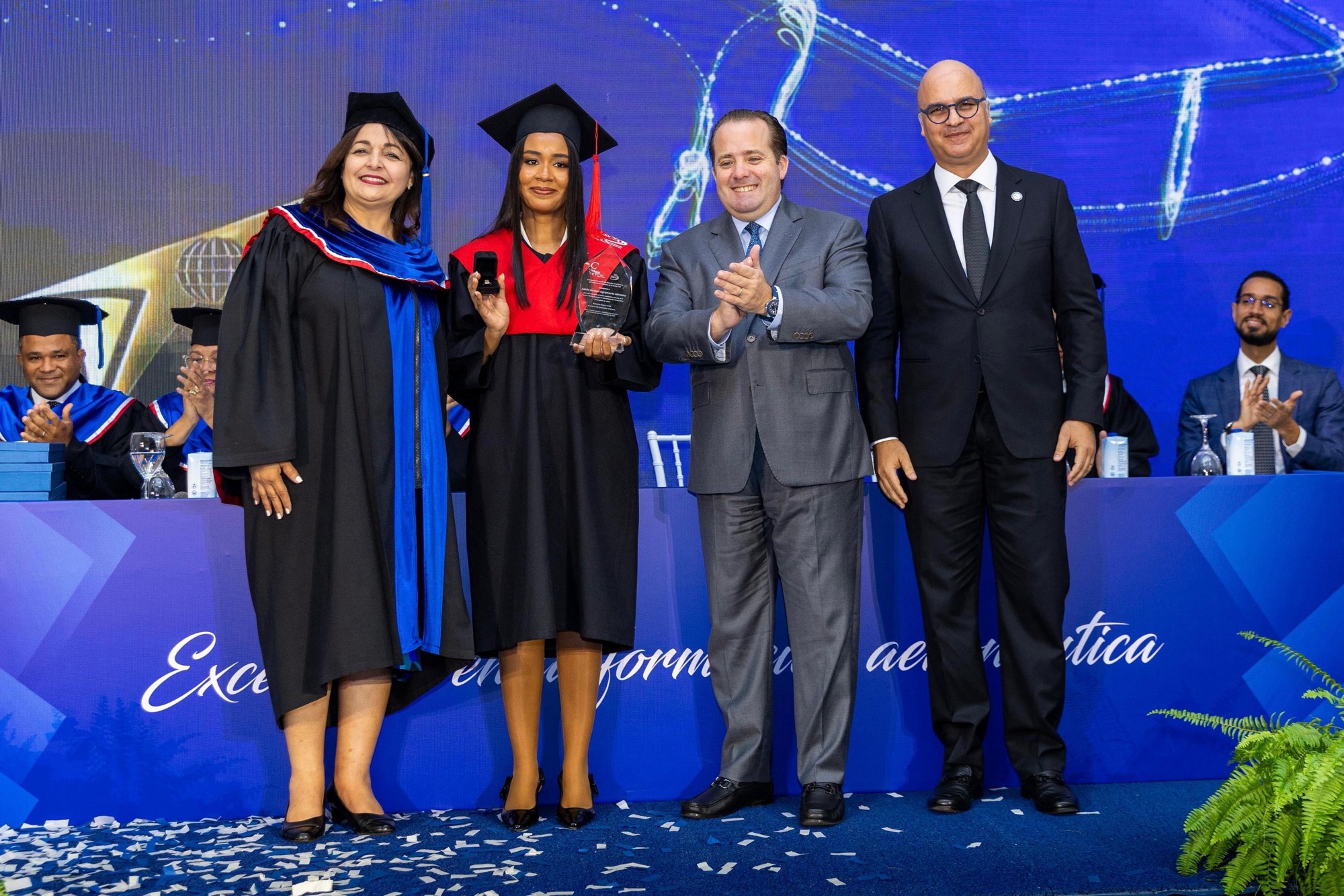 ASCA del IDAC gradúa 37 nuevos profesionales en su Décimo tercera ...